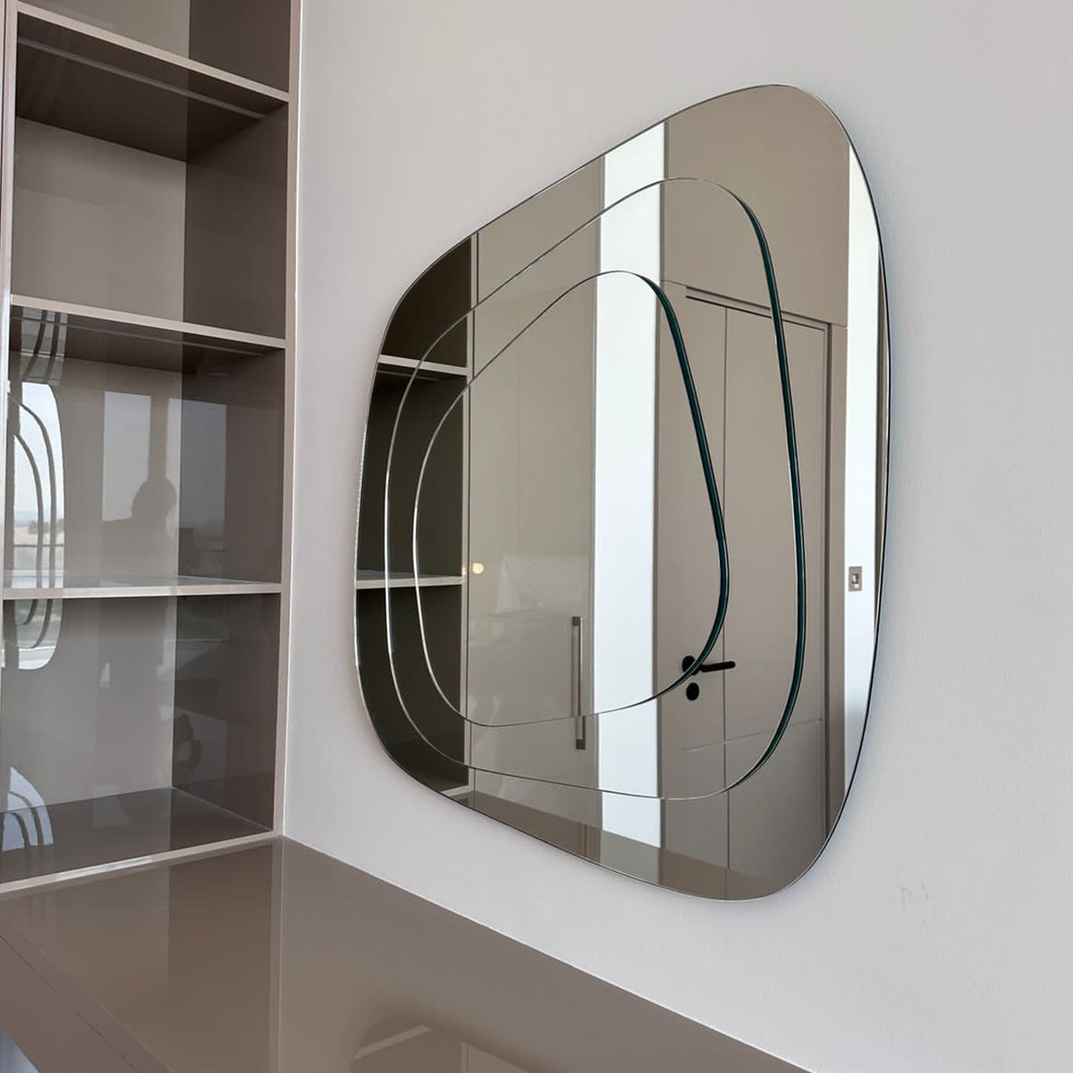Levels Mirror | Home Figures
