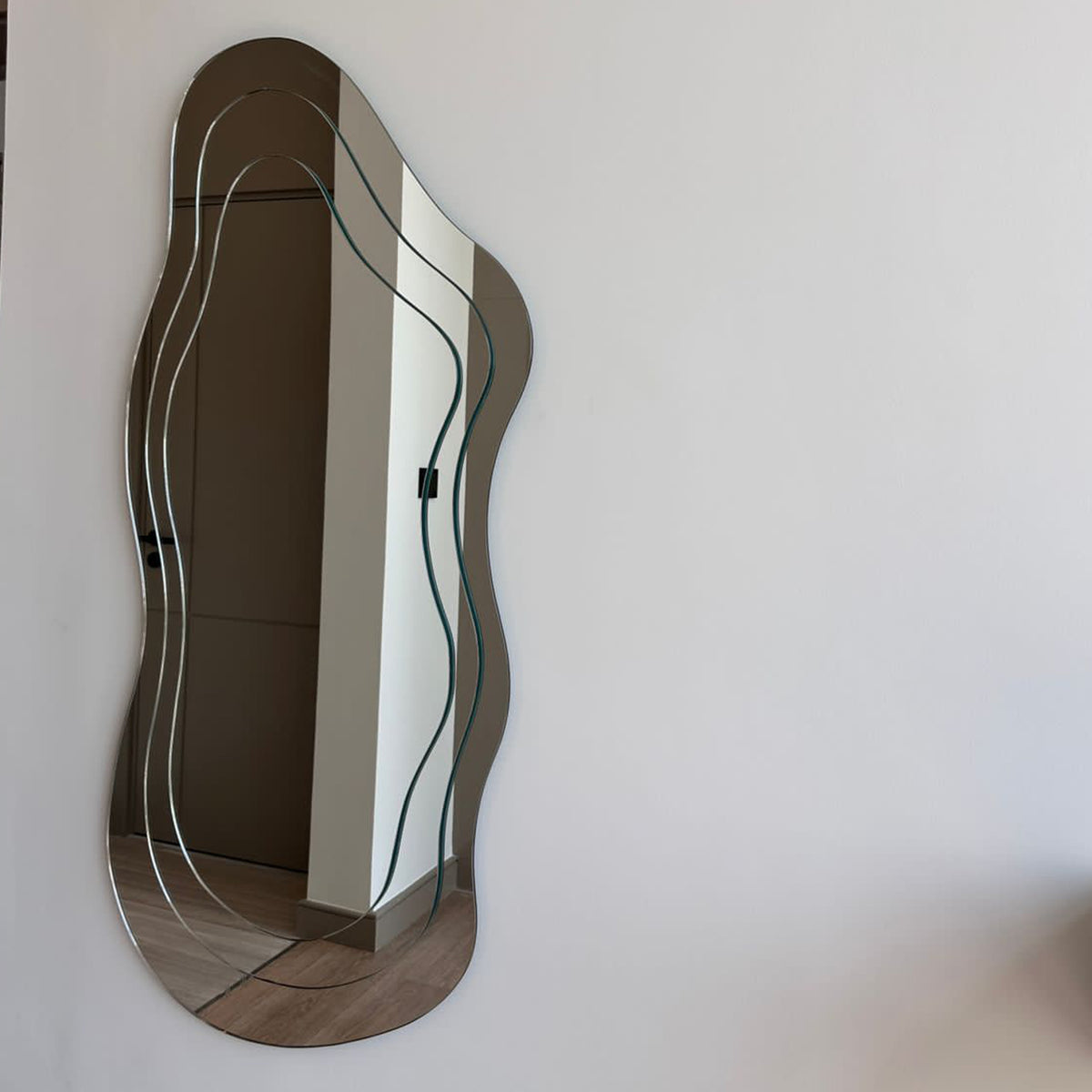 Level Mirror - big | Home Figures